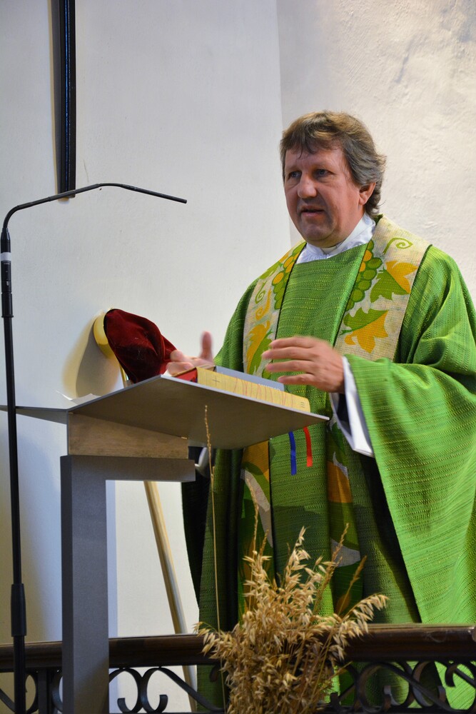 Pfarrer Michael G. Joham aus Kärnten verbringt einen Teil seines ...