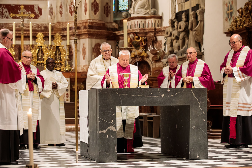 Diakon und Domherren