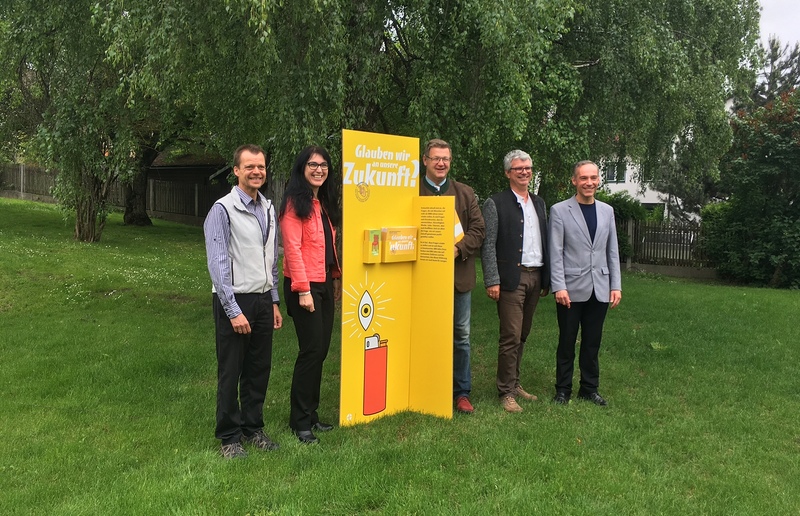 Wahrheits- und Absolutheitsansprüche in Frage stellen