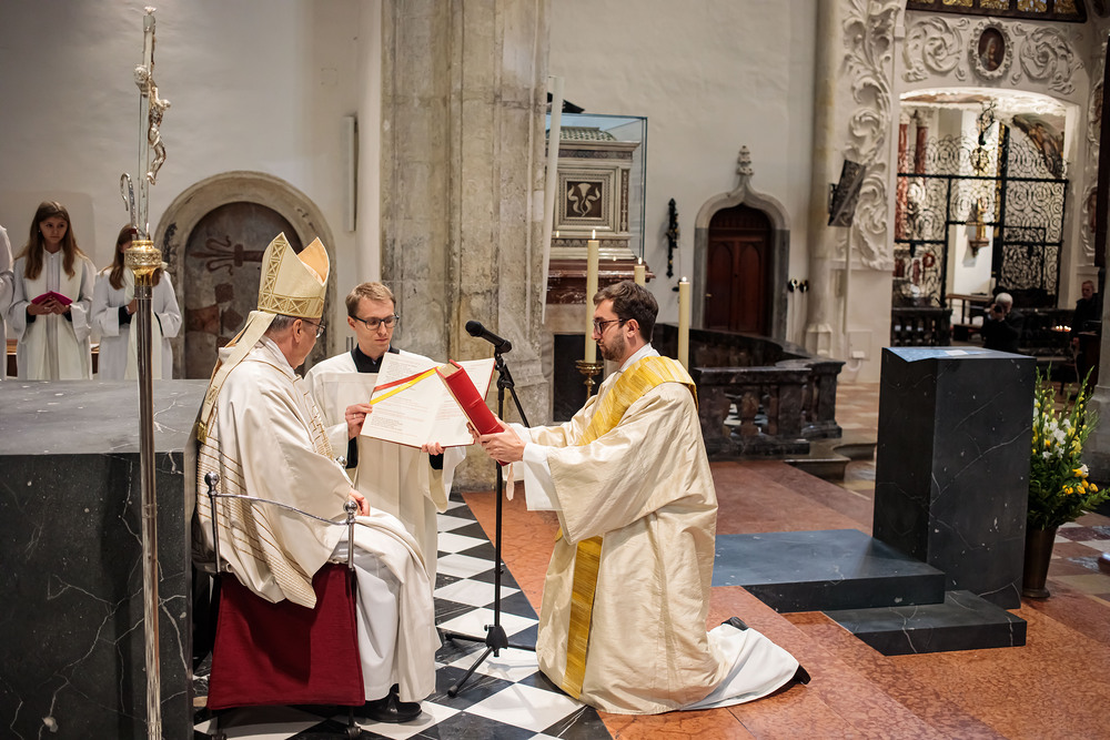 Diakon und Domherren